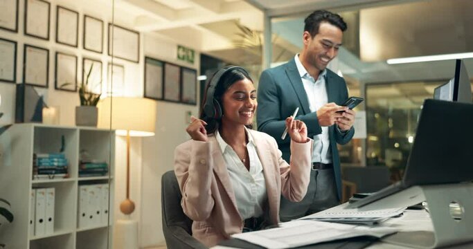 "Working Late" Imagens – Procure 20,876 fotos, vetores e vídeos | Adobe ...