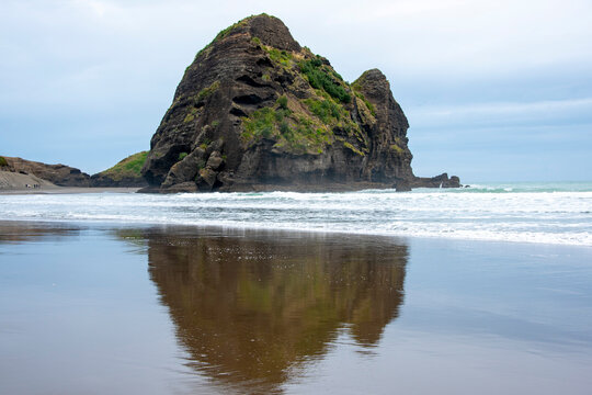 "Piha Beach" Images – Browse 839 Stock Photos, Vectors, and Video ...
