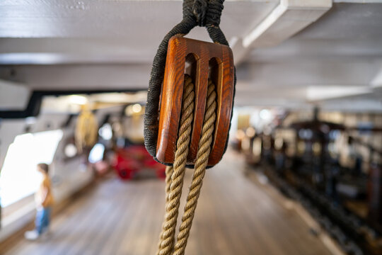 Lifting And Rigging Images – Browse 8,514 Stock Photos, Vectors, and ...