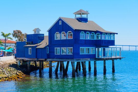 Seaport Village"」の写真素材 | 268件の無料イラスト画像 | Adobe Stock