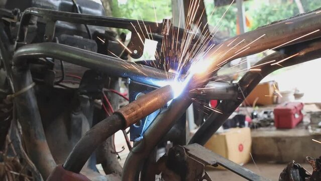 Mechanic Frame Images – Browse 30,854 Stock Photos, Vectors, and Video ...