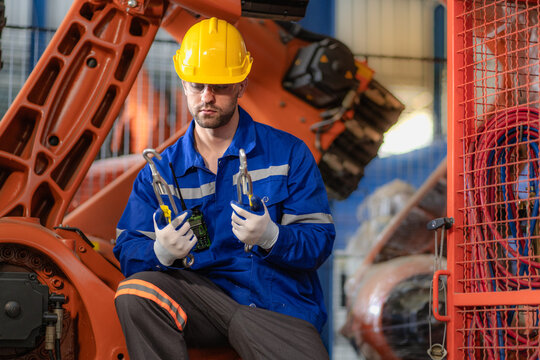 Mechanic Frame Images – Browse 30,854 Stock Photos, Vectors, and Video ...