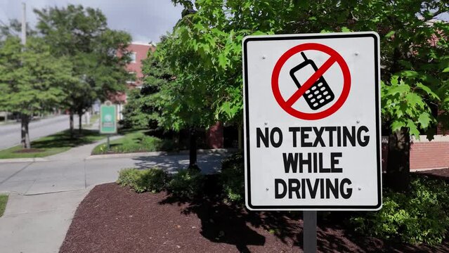 "Texting While Driving" Images – Browse 1,139 Stock Photos, Vectors ...