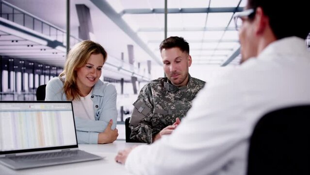 "Military Doctor"-Bilder: Stock-Fotos & -Videos. | Adobe Stock