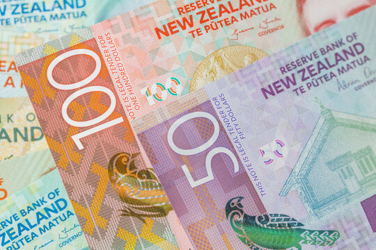 100 New Zealand Dollar
