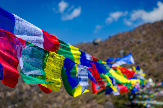 "Prayer Flag" - Images et vidéos libres de droits | Adobe Stock