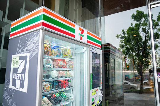 รูปภาพ7-11 – เลือกดูภาพถ่ายสต็อก เวกเตอร์ และวิดีโอ3,582 | Adobe Stock