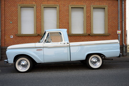 "Golden Oldies" Images – Browse 3,605 Stock Photos, Vectors, and Video ...