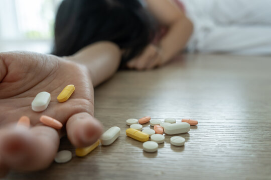 รูปภาพ"Drug – เลือกดูภาพถ่ายสต็อก เวกเตอร์ และวิดีโอ13,684,268 | Adobe ...