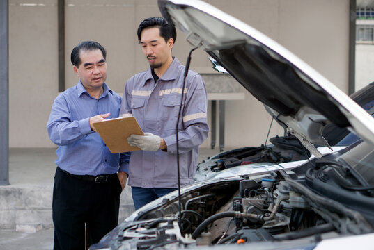 Automotive Service Advisor Images – Browse 13,294 Stock Photos, Vectors ...