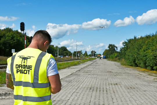 "Drone Operator" Images – Browse 2,129 Stock Photos, Vectors, and Video ...