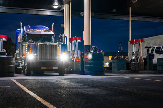 Semi At Night Images – Browse 7,885 Stock Photos, Vectors, and Video ...