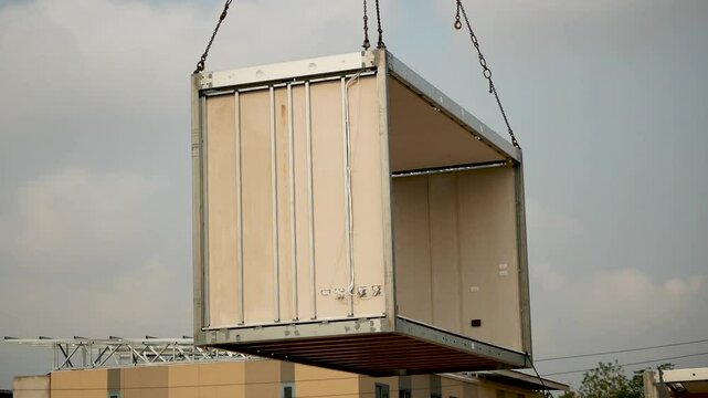Modular Home Crane Images – Browse 795 Stock Photos, Vectors, and Video ...
