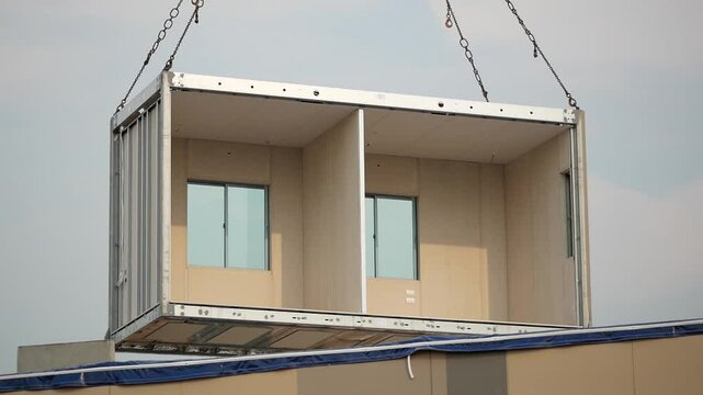 Modular Home Crane Images – Browse 795 Stock Photos, Vectors, and Video ...