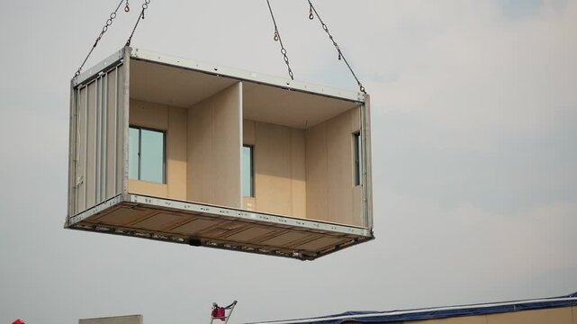 Modular Home Crane Images – Browse 795 Stock Photos, Vectors, and Video ...
