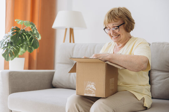 "Old Age" Imagens – Procure 3,831,260 fotos, vetores e vídeos | Adobe Stock