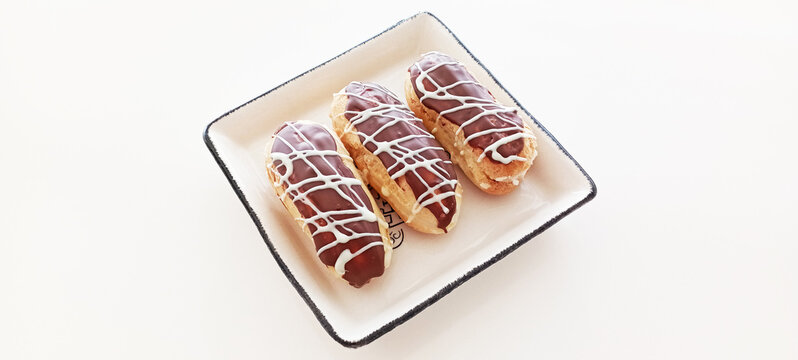 "Chocolate Eclair" Images – Browse 5,248 Stock Photos, Vectors, and ...