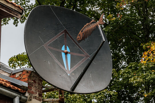"Satelite Dish" Images – Browse 49,717 Stock Photos, Vectors, and Video ...
