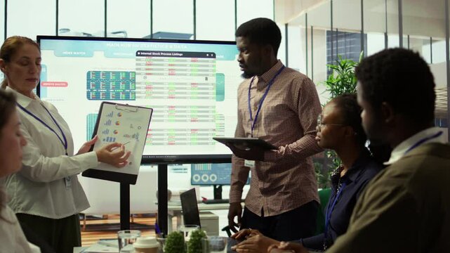 「Angry Team」の写真素材 | 117,754件の無料イラスト画像 | Adobe Stock