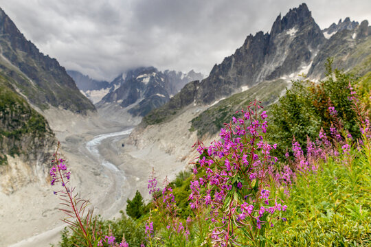 Glacier Chamonix Images – Browse 20,699 Stock Photos, Vectors, and ...