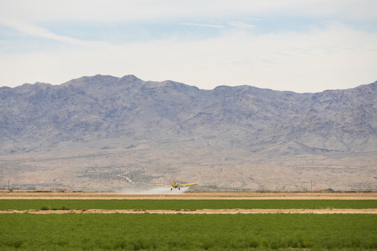 Crop-Duster Images – Browse 1,957 Stock Photos, Vectors, and Video ...