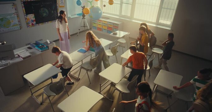 Elementary School Classroom Images – Browse 584,496 Stock Photos ...